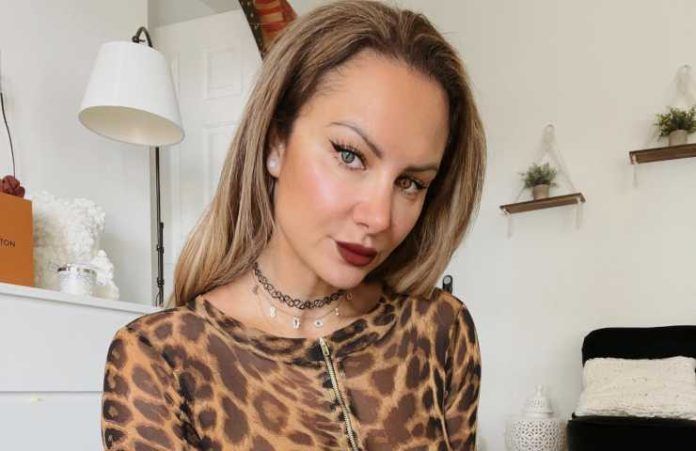 "Devo difendermi", la modella paga profumatamente una guardia del corpo